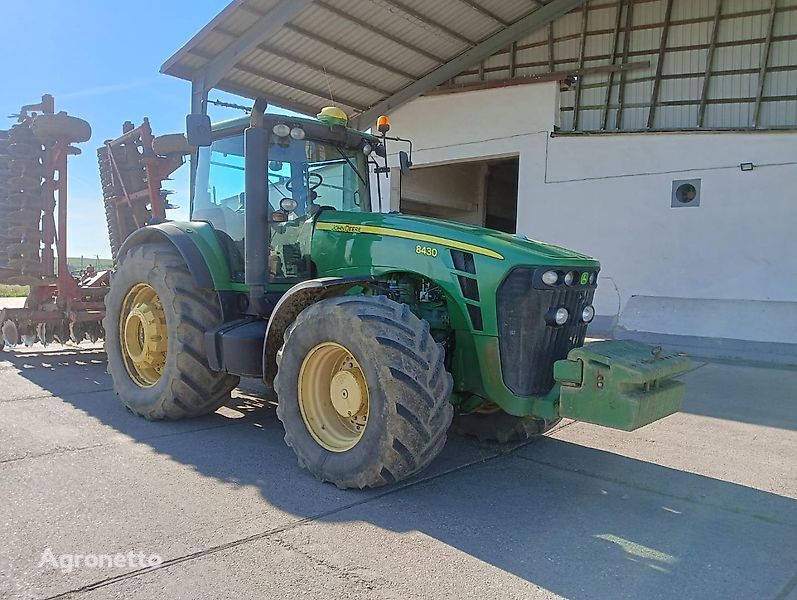 John Deere 8430 traktor točkaš