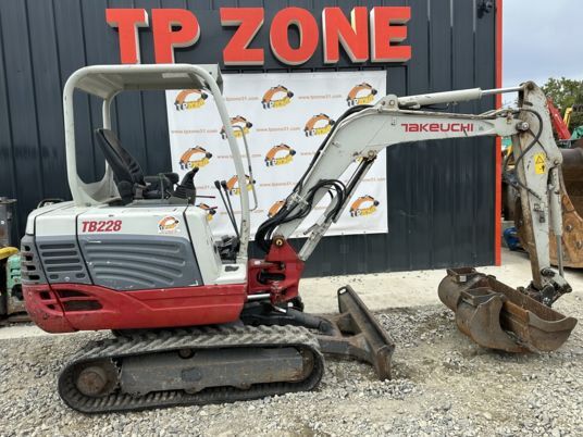 Takeuchi TB228 mini bager