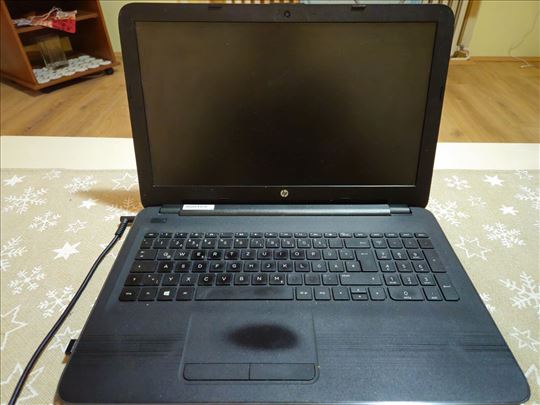 HP Notebook 15.6" (AMD 1.8 GHz, 8 GB, 700 GB HDD)