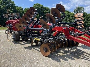 Case IH Ecolo Tiger 875 podrivač