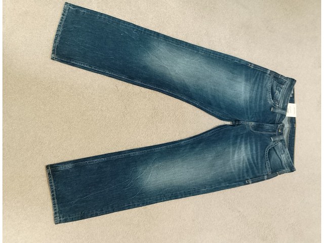 Nove Pepe jeans farmerke 31