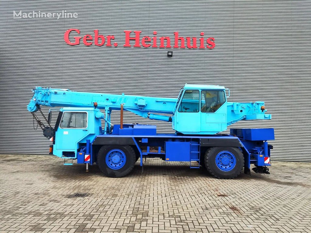 Liebherr LTM 10325 pokretna dizalica