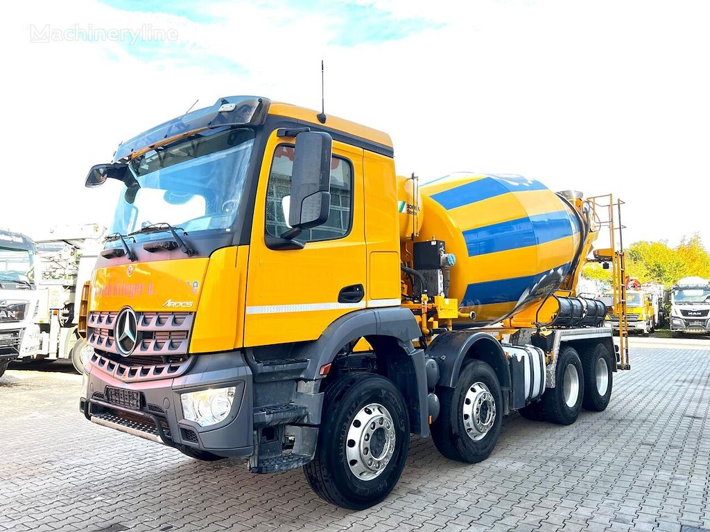 Stetter na šasiji Mercedes-Benz Arocs 3240 kamion s mešalicom za beton