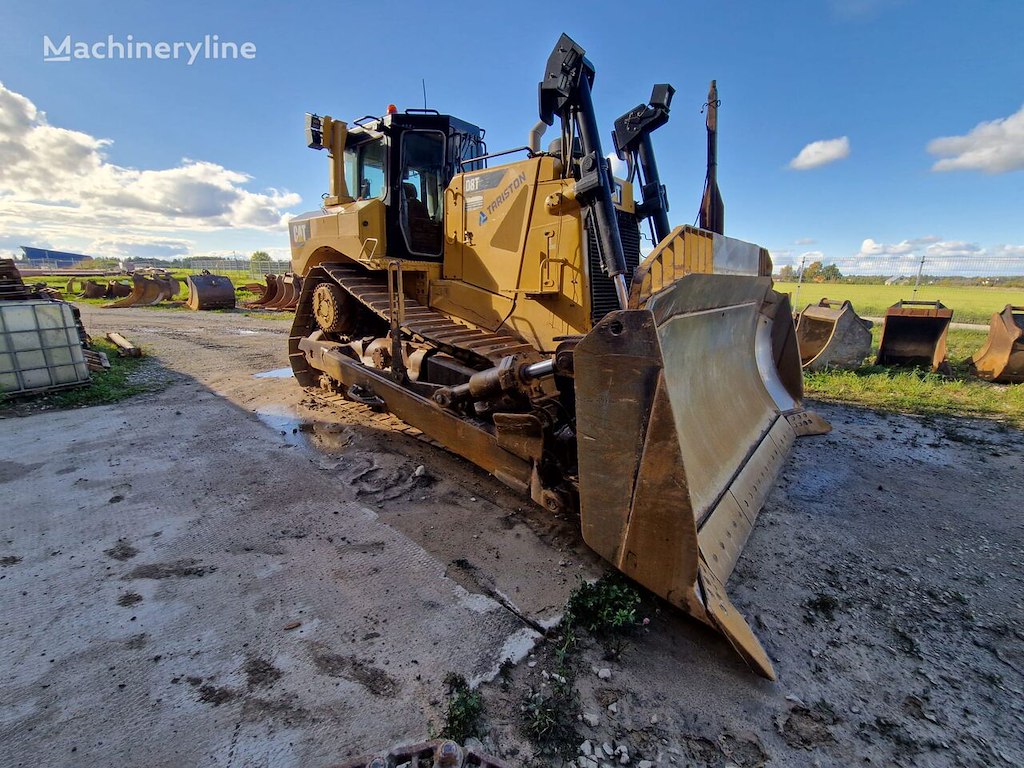 Caterpillar D8 T buldožer