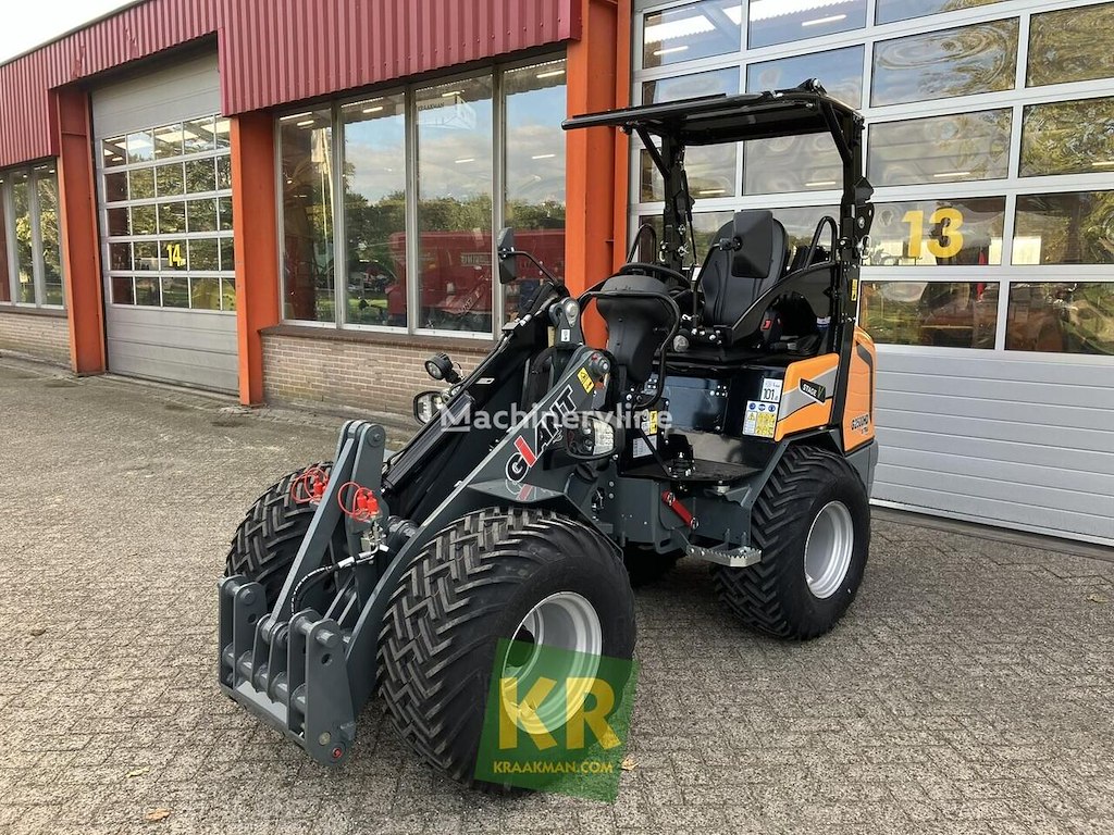 Novi Giant G2500 multifunkcionalni utovarivač