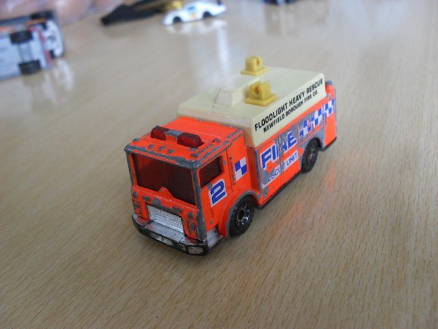 MATCHBOX - MACK AUXILIARY POWER TRUCK