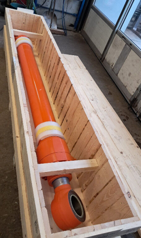 Hitachi 4706182 R hidraulični cilindar za ZX330-5 ZX330-6 ZX350-5 ZX350-6 ZX350-7 ZX400-5 ZX330-3 ZX350-3 ZX330-5A ZX330-5G ZX400-5G ZX330-5G građevinske mašine