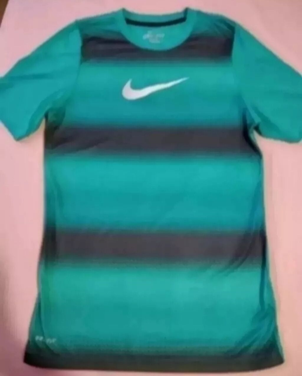 Nike sportska majica vel S u super stanju