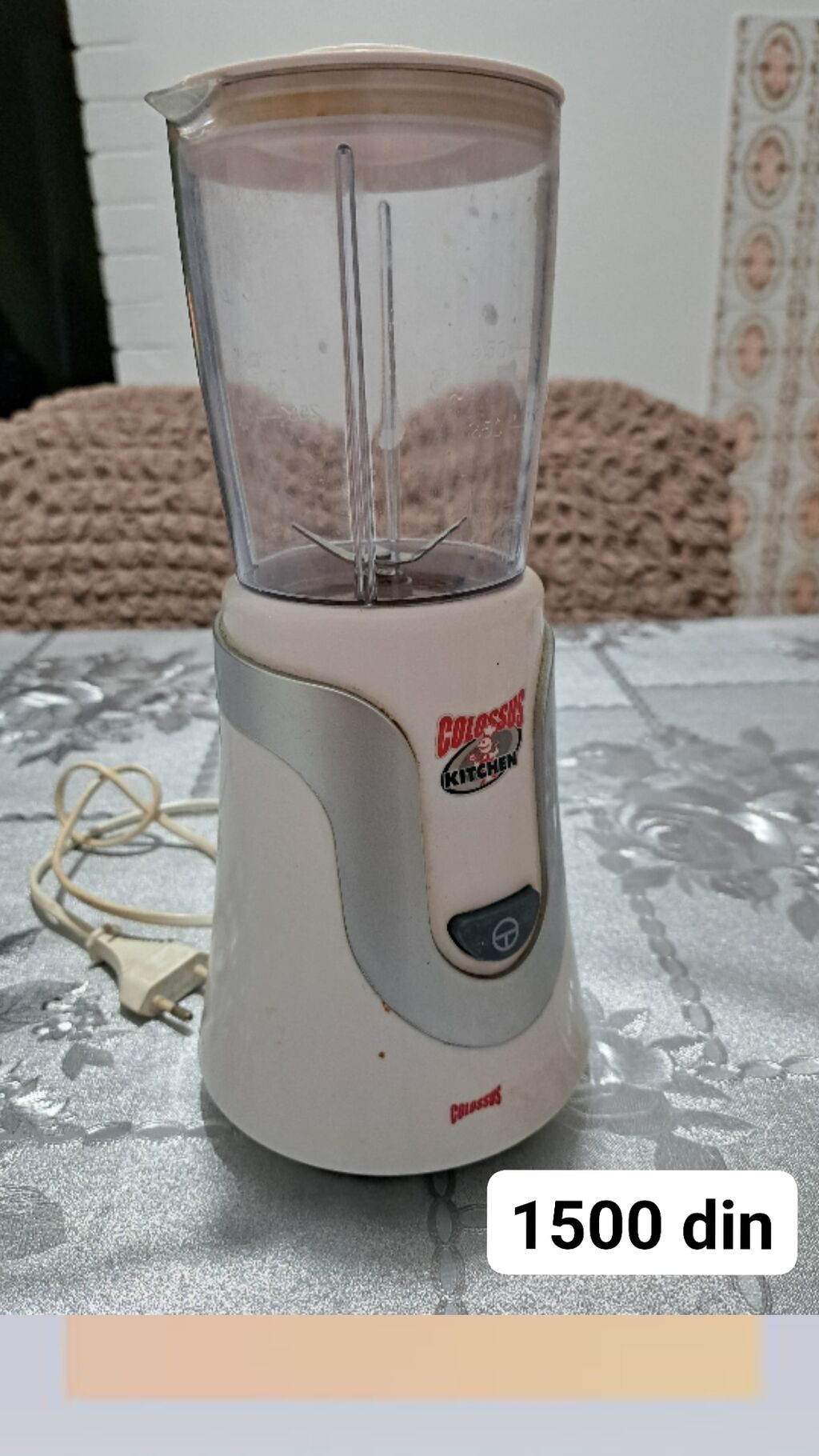 Blender na prodaju zapremine 0.5L. Nov