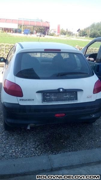 Peugeot 206 Kompletan Auto U Delovima