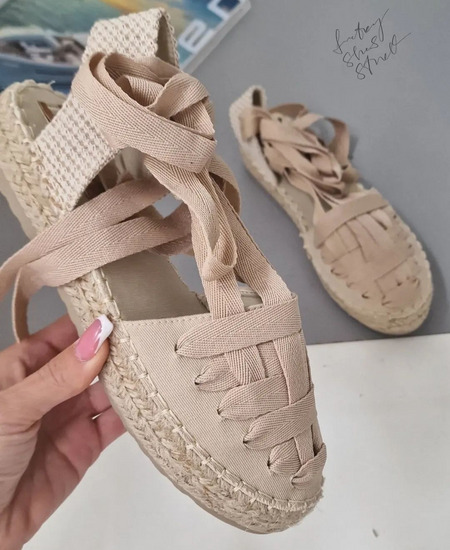 Predivne krem espadrile sandale