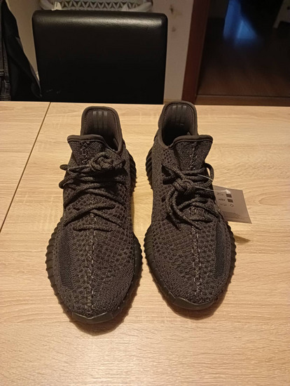 Yeezy boost 350 V2 Triple black