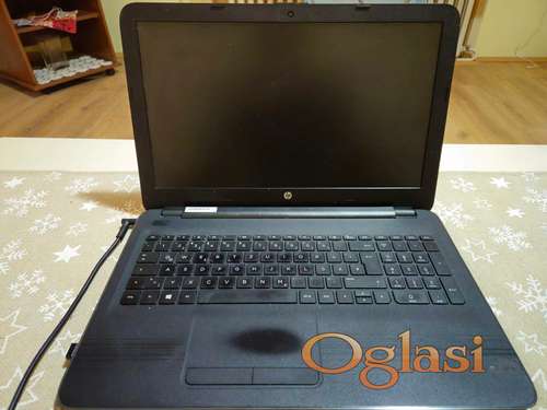 HP Notebook 15.6" (AMD 1.8 GHz, 8 GB, 700 GB HDD)