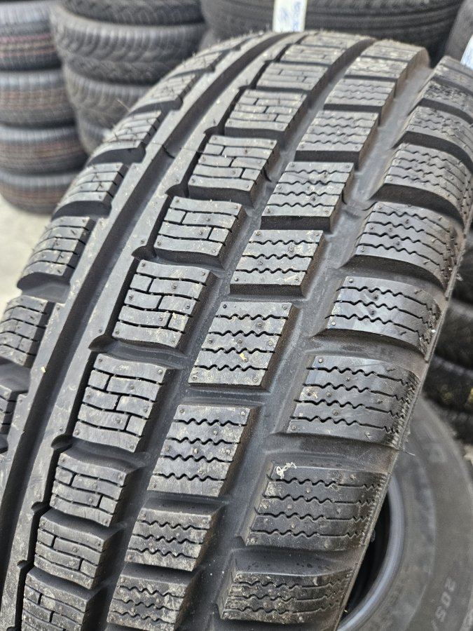 205/70 R15 KUMHO TIRE