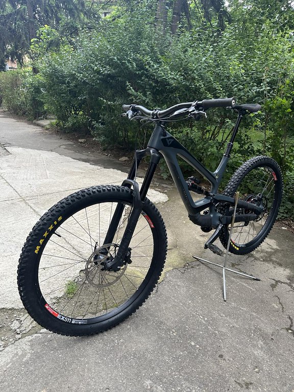 YT capra carbon L 29