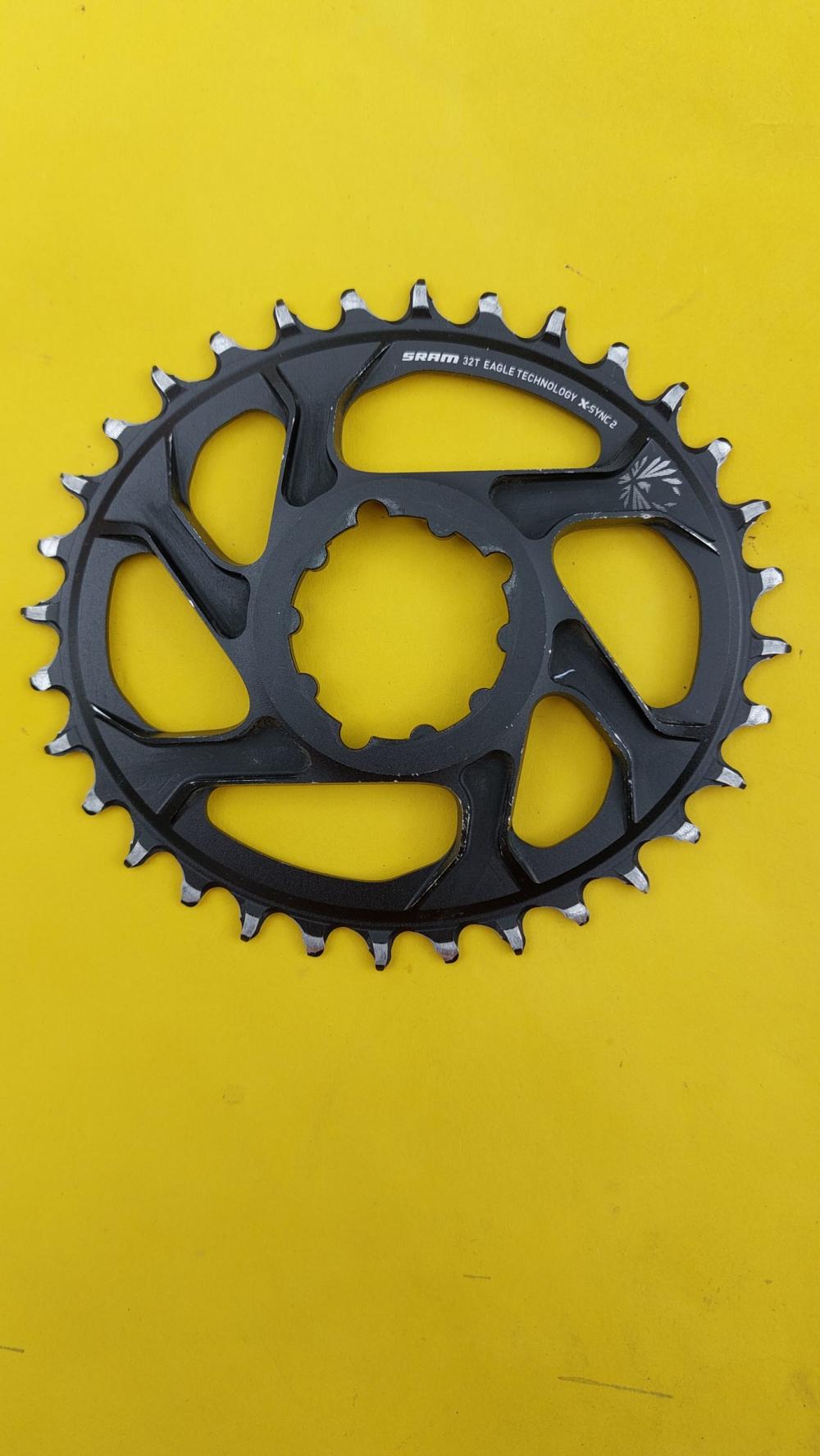 SRAM X-Sync 2 chainring 32T oval.