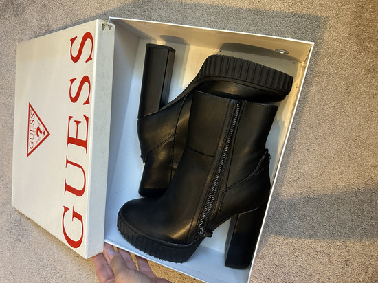 Guess cizme nove stikle 39