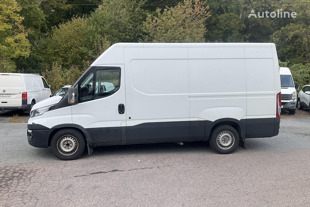 Prodaje se IVECO Daily minibus furgon na aukciji