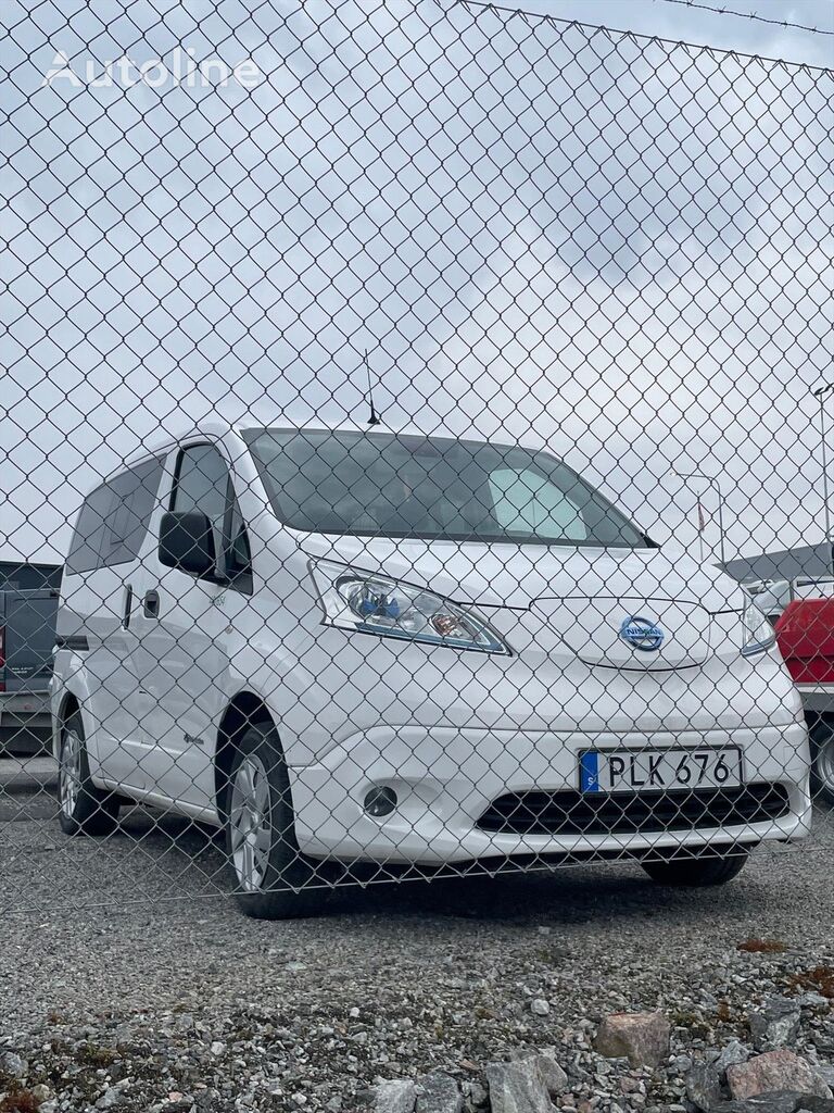 Prodaje se Nissan E-NV200 minibus furgon na aukciji