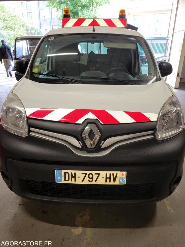 Prodaje se Renault KANGOO laki furgon na aukciji