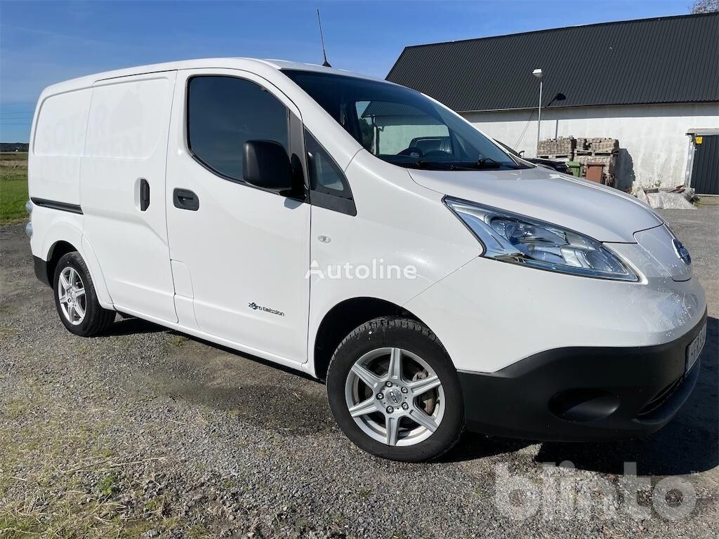 Prodaje se Nissan NV200 minibus furgon na aukciji