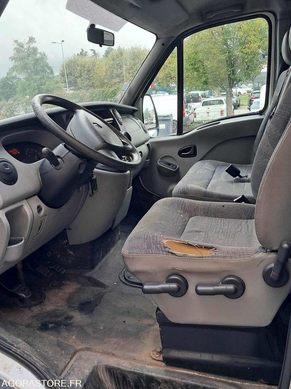 Prodaje se Renault MASTER minibus furgon na aukciji