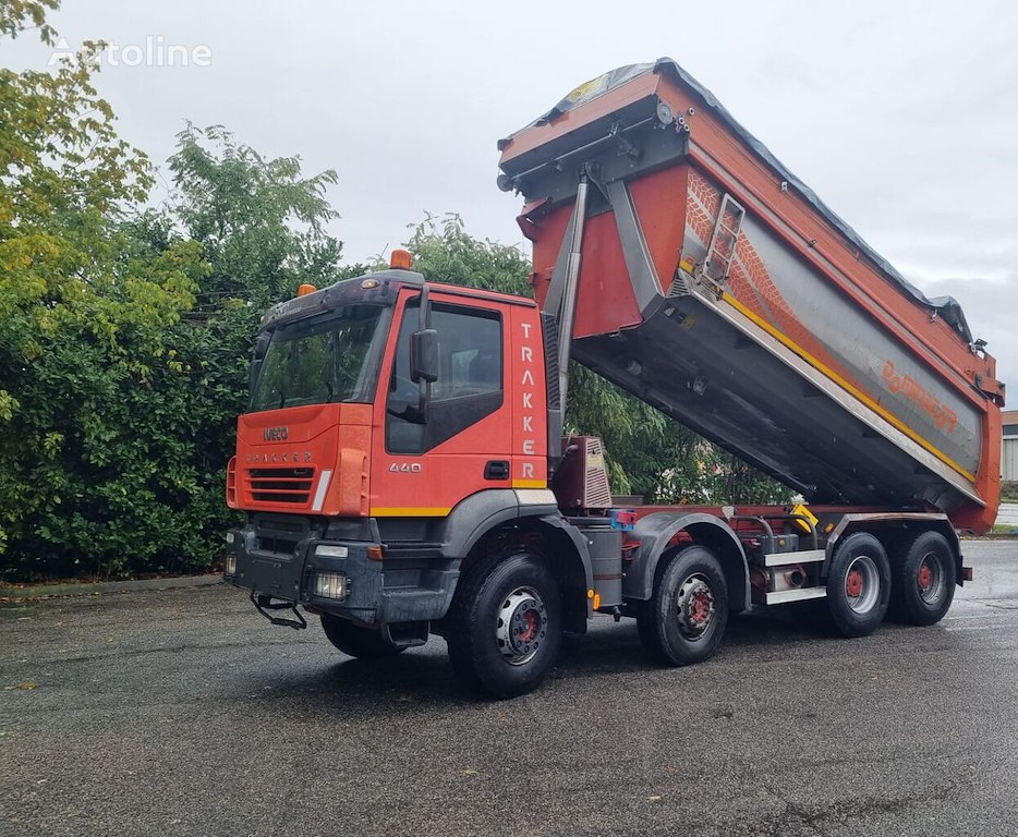 IVECO Trakker 440 kiper