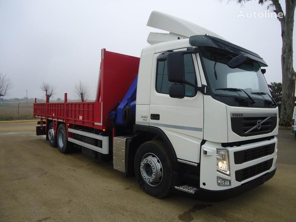 Volvo FM 330 kamion s ravnom platformom