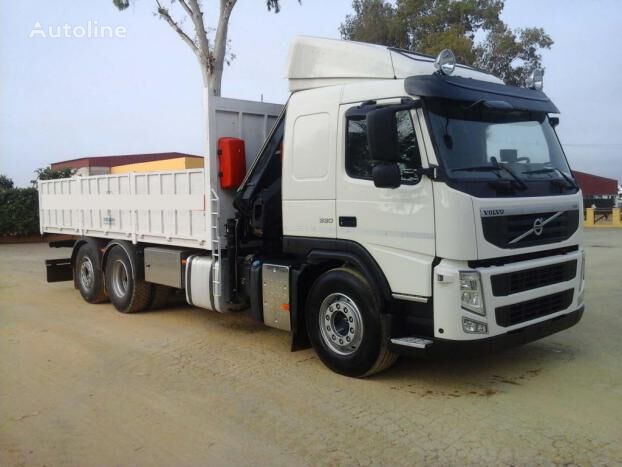 Volvo FM 300 kamion s ravnom platformom