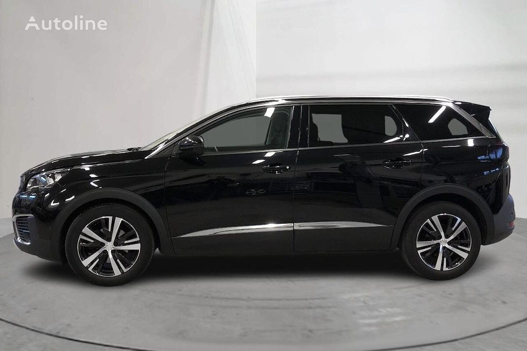 Prodaje se Peugeot 5008 krosover na aukciji