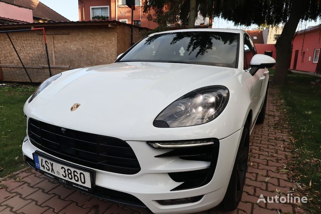 Porsche Macan turbo krosover