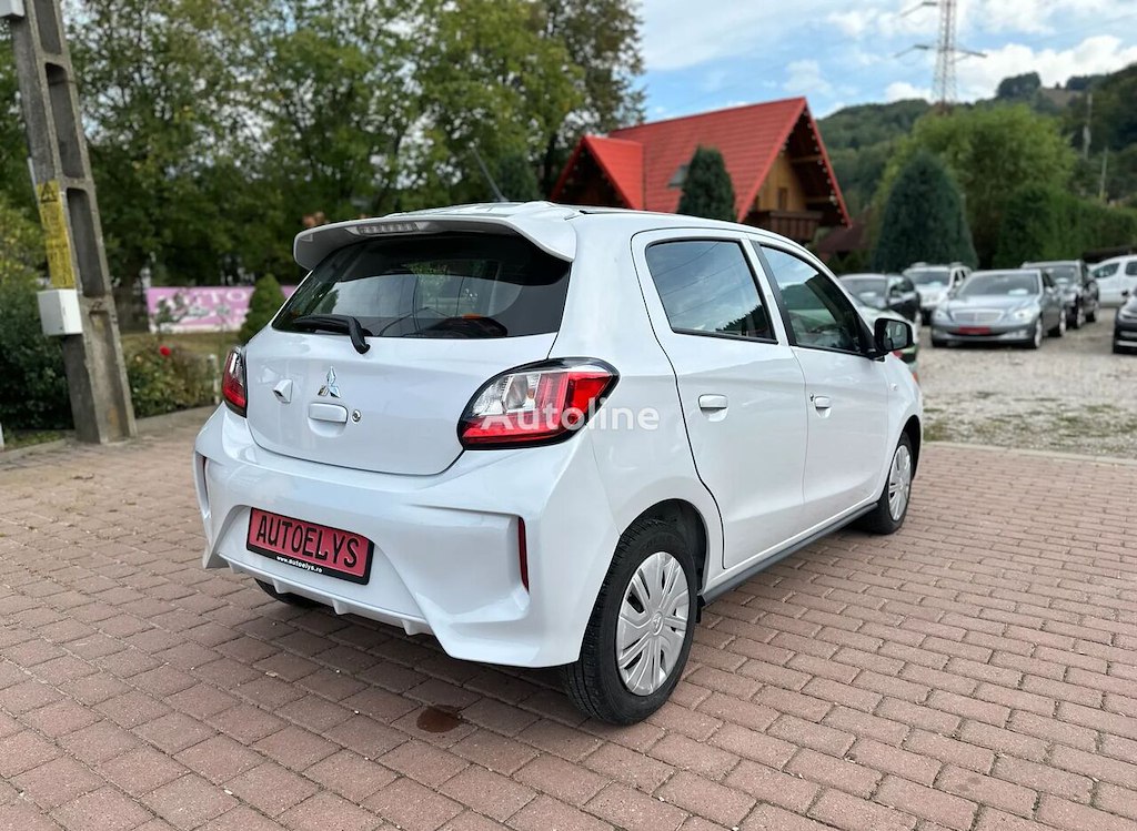 Mitsubishi mirage hečbek