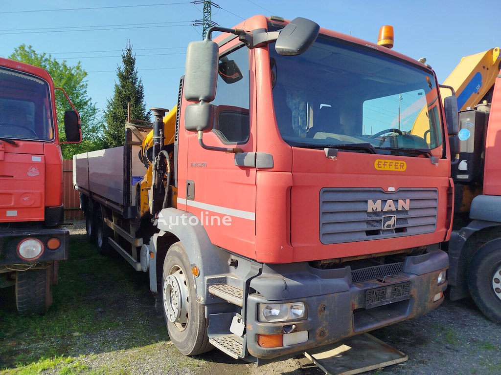 MAN TGM 26.280 kamion s ravnom platformom