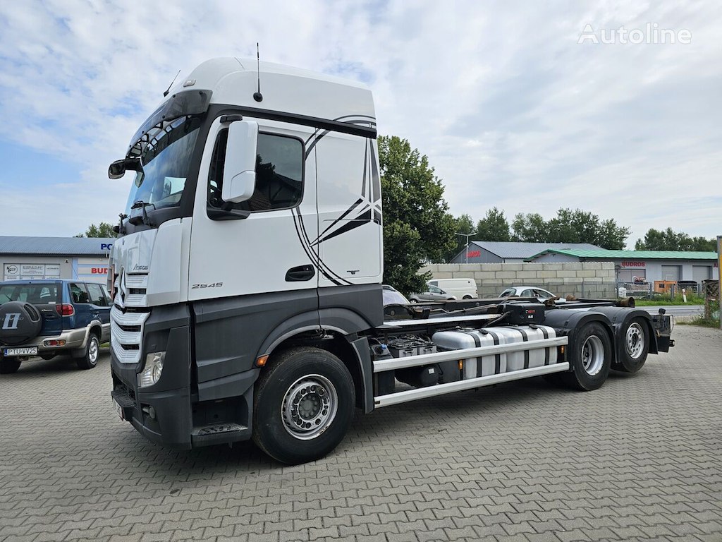 Mercedes-Benz Actros 2545 // 2017r // HIAB kamion rol kiper