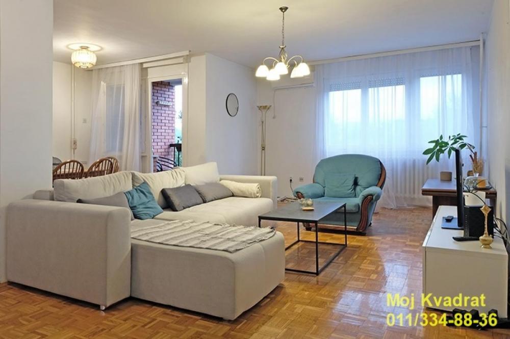 Trosoban stan na prodaju, 92m2, 199.500€