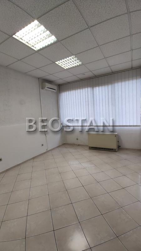 Bulevar Arsenija Carnojevica, Četvorosoban stan za izdavanje, 80m2, 900€