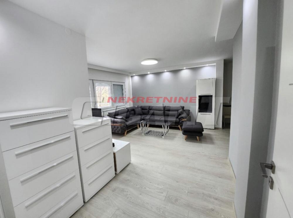 Obalskih radnika, Trosoban stan za izdavanje, 79m2, 1.000€