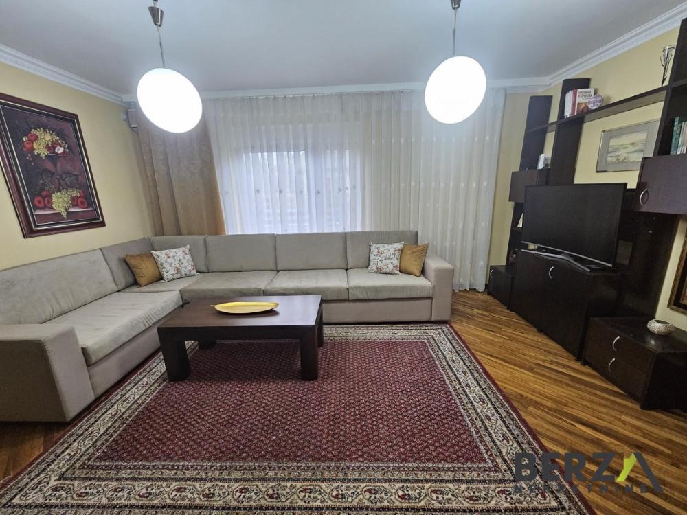 Četvorosoban stan za izdavanje, 100m2, 800€