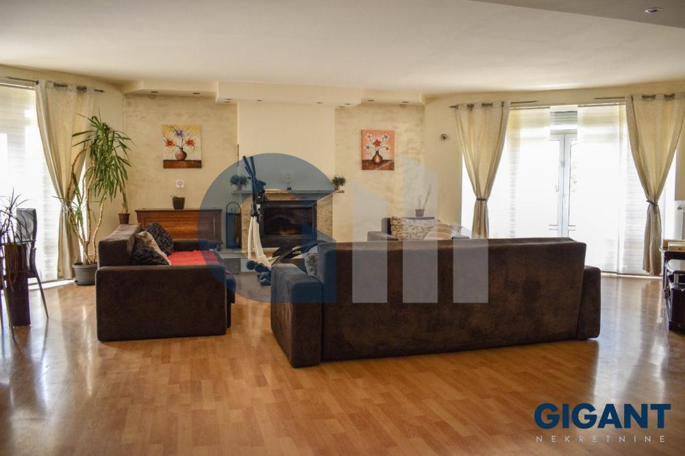 Bulevar Oslobođenja, Kuća na prodaju, 535m2, 490.000€