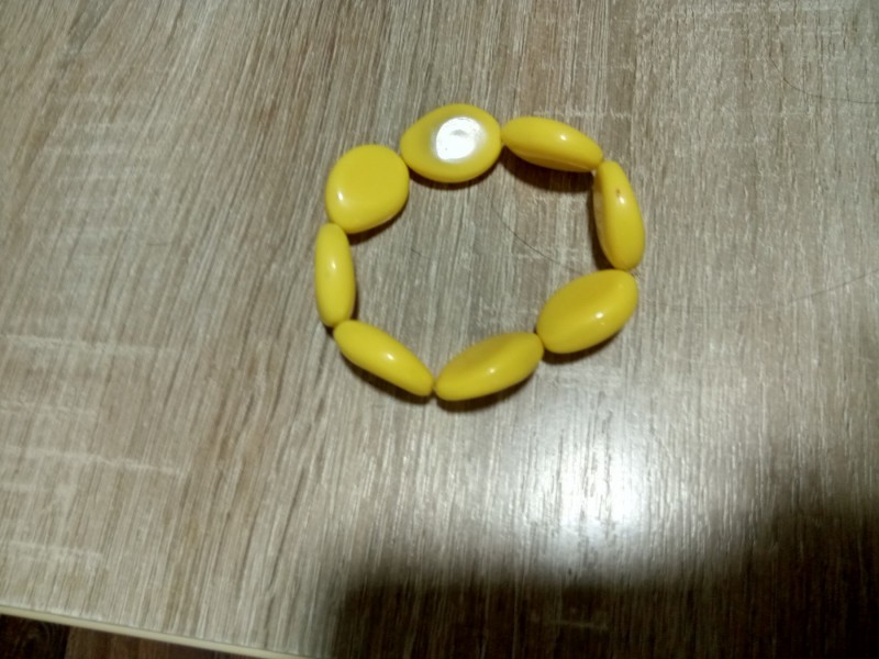 ŽUTA PLASTIČNA