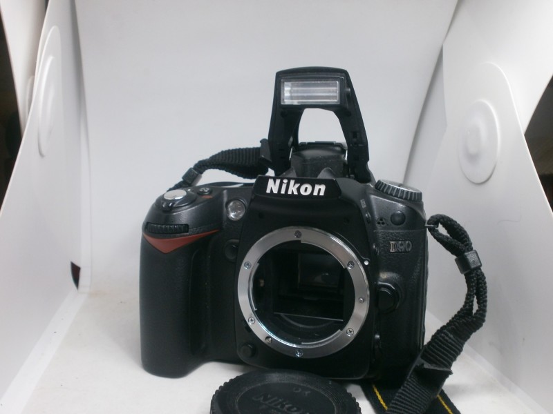 Nikon D90 telo 18.000 okidanja