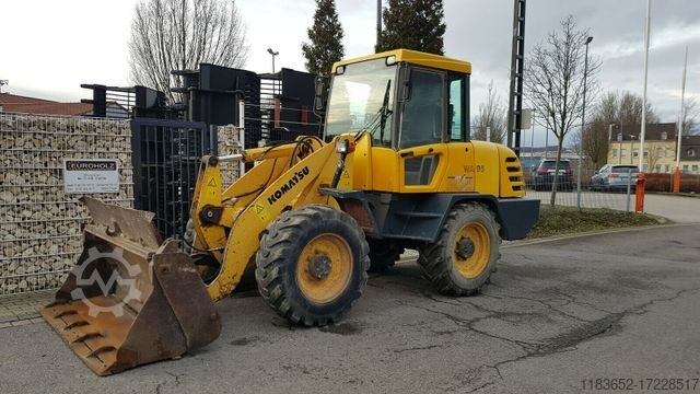 Utovarivač točkova
KOMATSU WA 95 - 3 mit Klappschaufel Schnellwechsel NEU