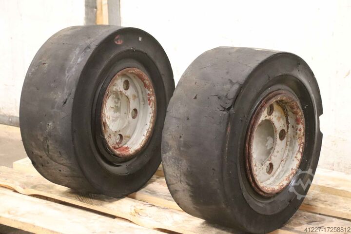 Čvrsta guma guma 2 komada
Solideal 23x9-10 RIM 6.50F-10