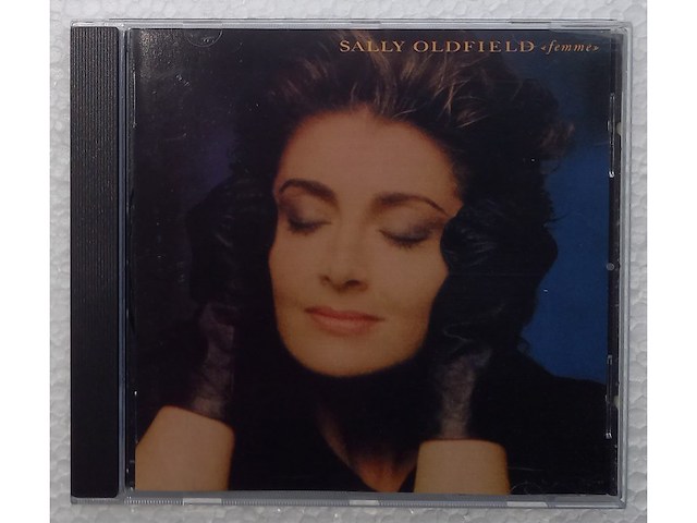 Sally Oldfield – Femme