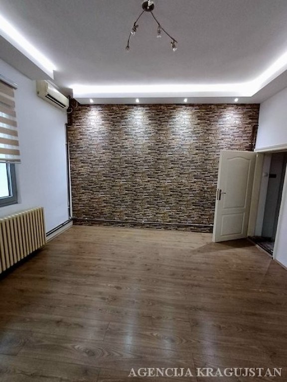 Izdavanje, Kuća, 50. 00m2 , Erdoglija