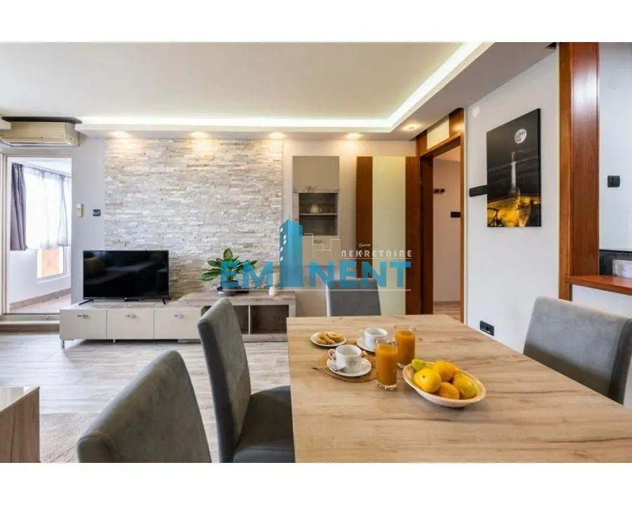 Izdavanje, dvosoban stan, 60m2, Novi Beograd Blok 22, Novi Beograd, Beograd