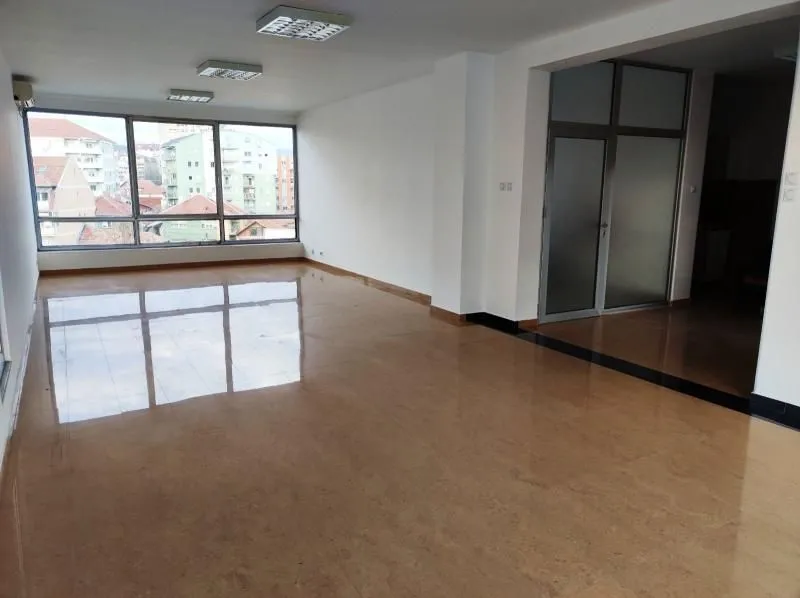 Izdavanje, poslovni prostor, 91m2, Centar, Niš