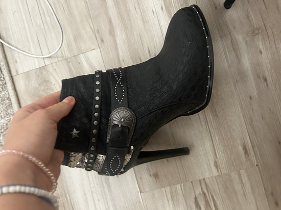 Replay i Nine west stikle