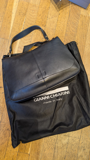 Gianni Chiarini crna tasna