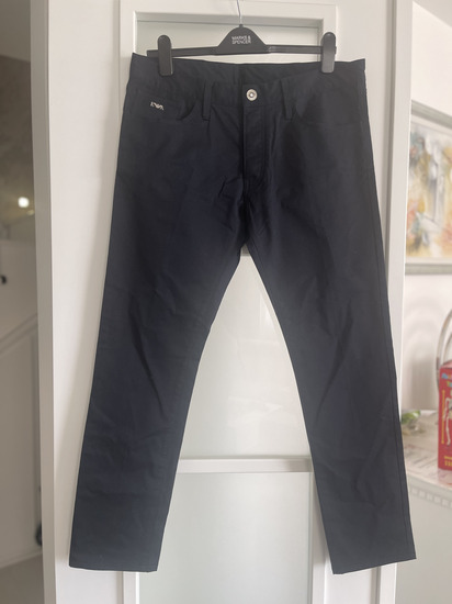 Armani muske pantalone novo